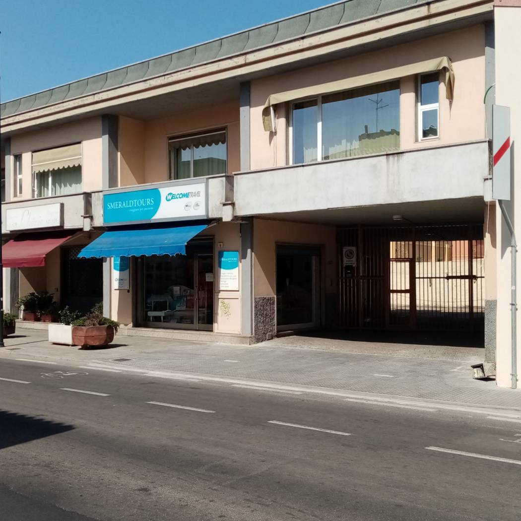 Locale commerciale in Vendita