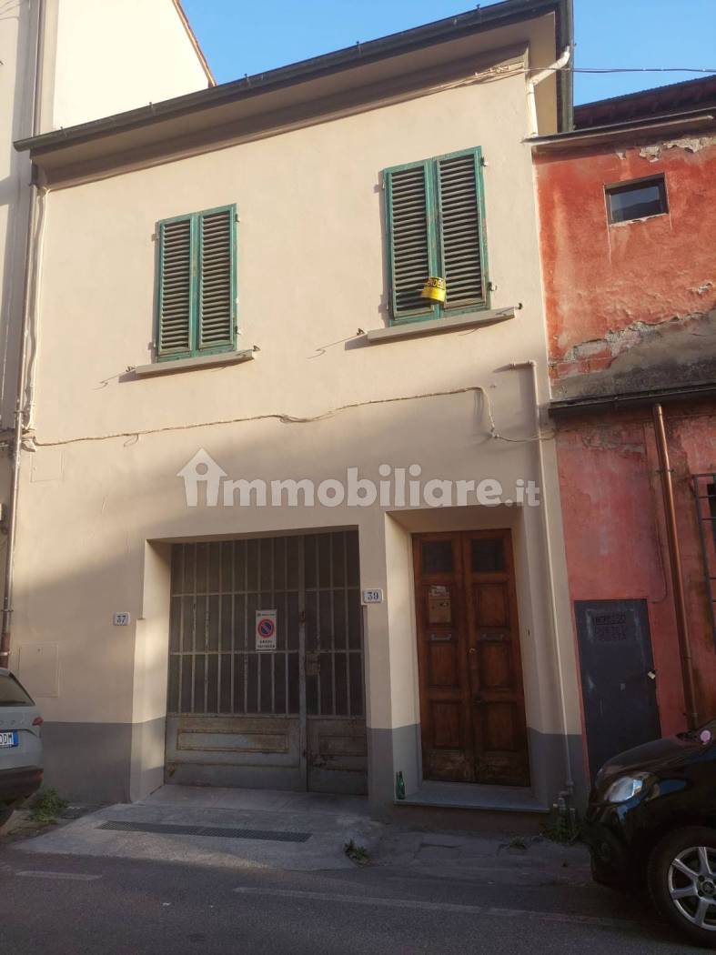 Bilocale via dell'Anguillara 39, Piazza della Sala, Pistoia