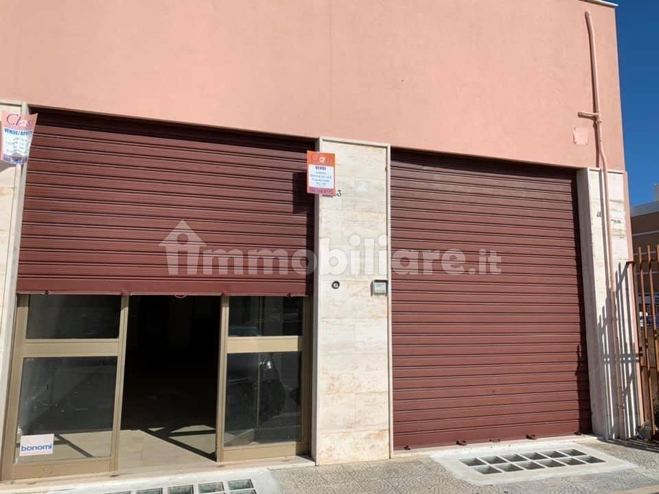 Locale commerciale in Vendita