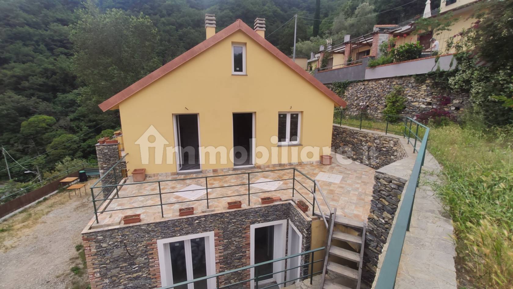 Villa bifamiliare via alla Chiesa di San Giorgio di Bavari 28, Bavari, Genova