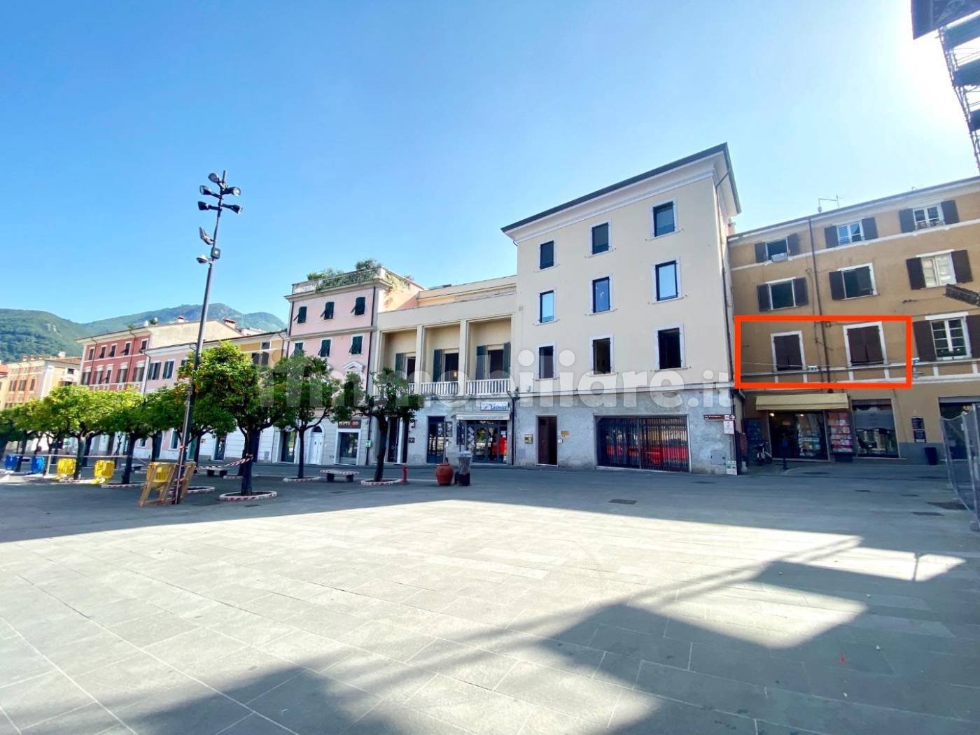 Trilocale piazza Aranci, Centro, Massa