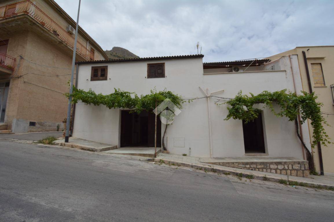 Appartamento via Petrazzi 29, Centro, Castellammare del Golfo