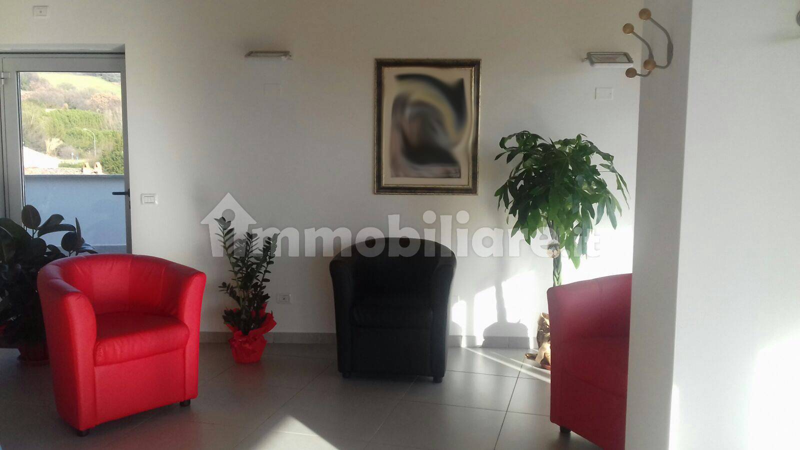 Locale commerciale in Vendita