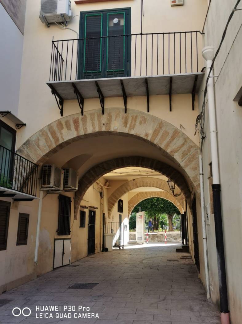 Locale commerciale in Vendita