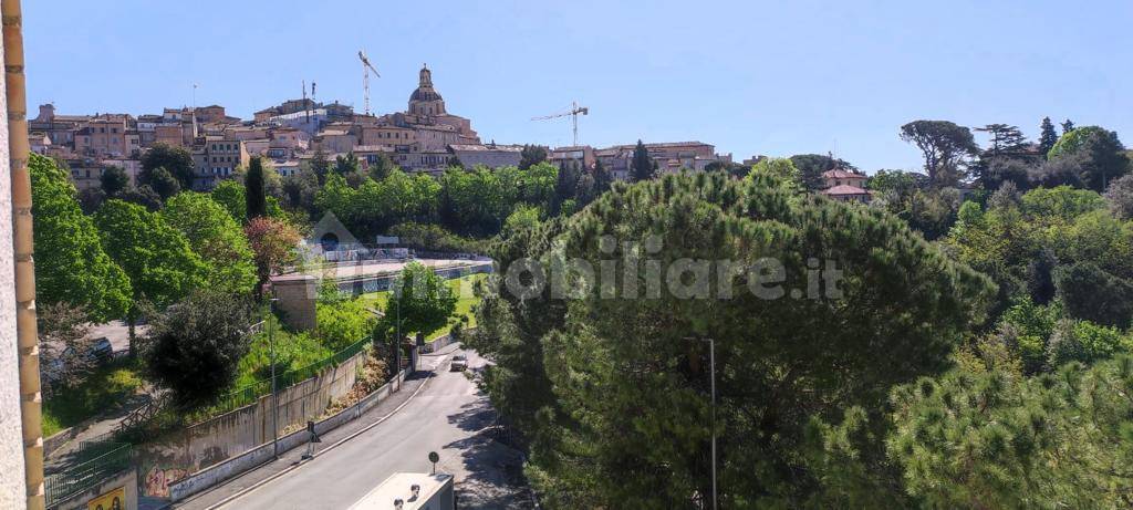 Appartamento via Emanuele Filiberto 2, Centro, Macerata