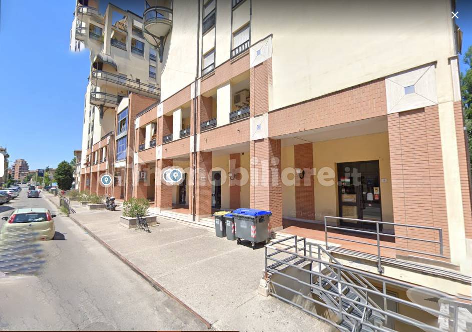 Locale commerciale in Vendita