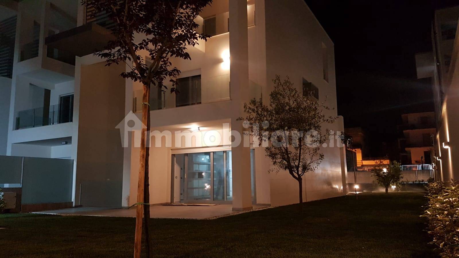 Villa a schiera, nuova, Aversa