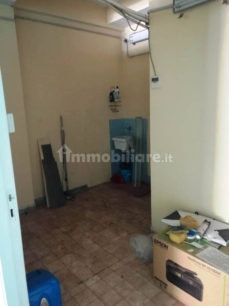 Locale commerciale in Vendita