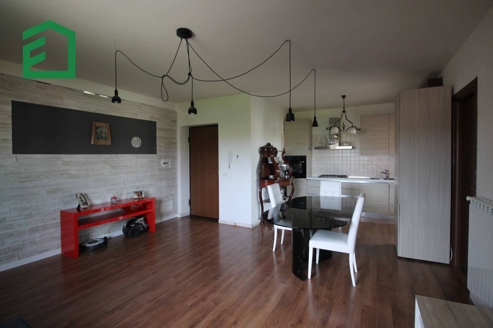 Trilocale piazza Umberto I, Attigliano