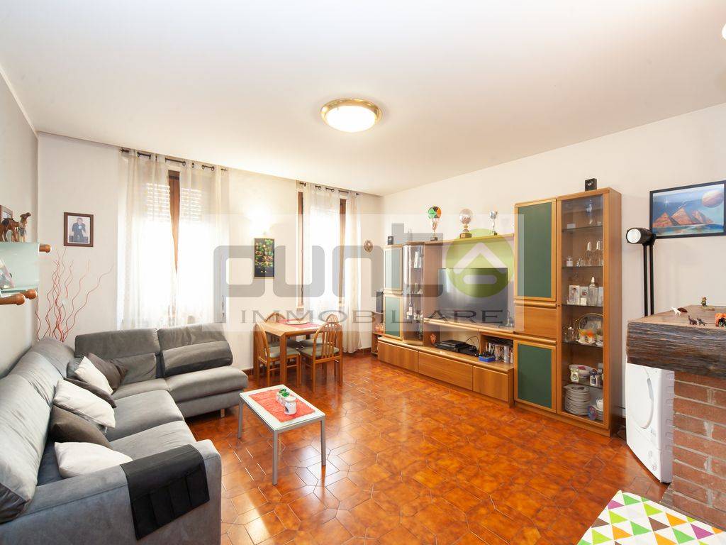 Trilocale via Libertà 79, Centro, Concorezzo