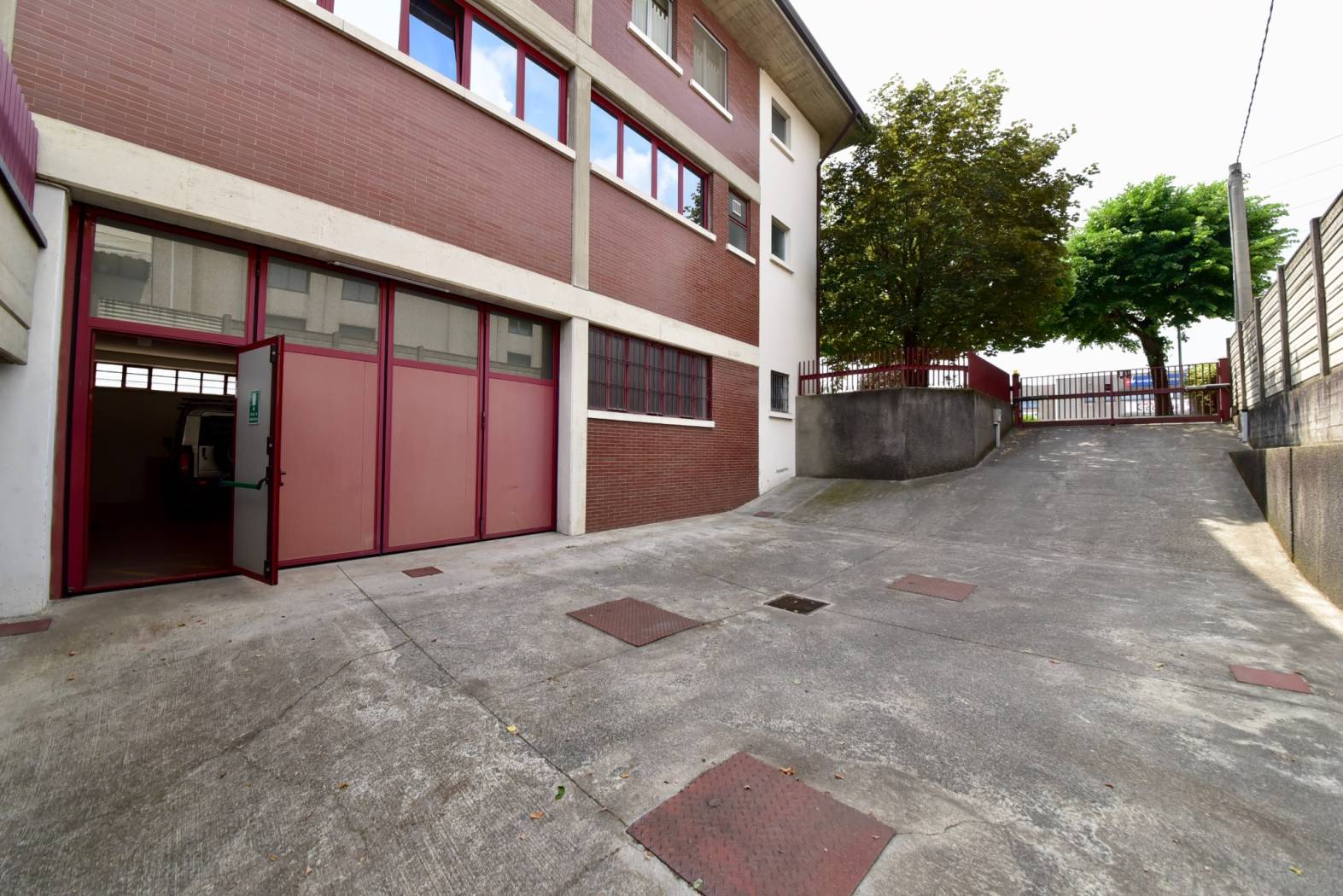 Locale commerciale in Vendita