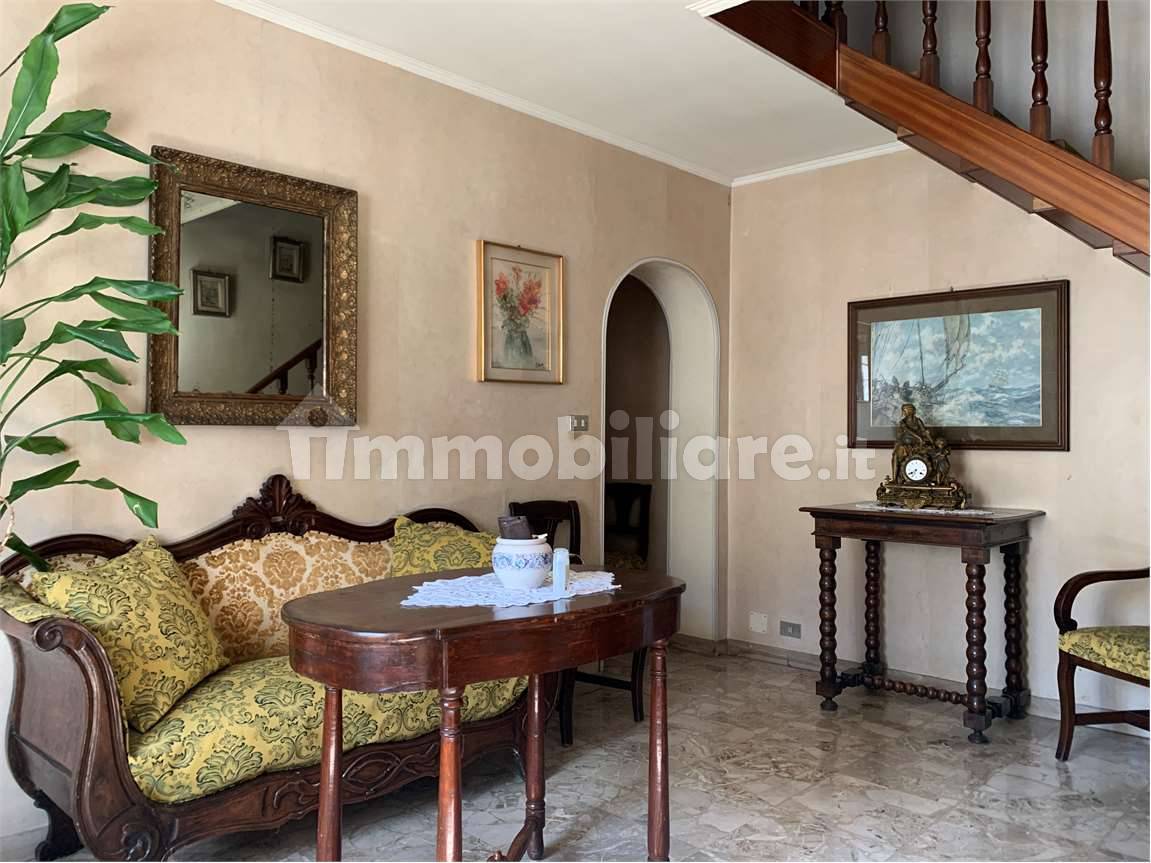 Appartamento via Calvi, Centro, Mantova