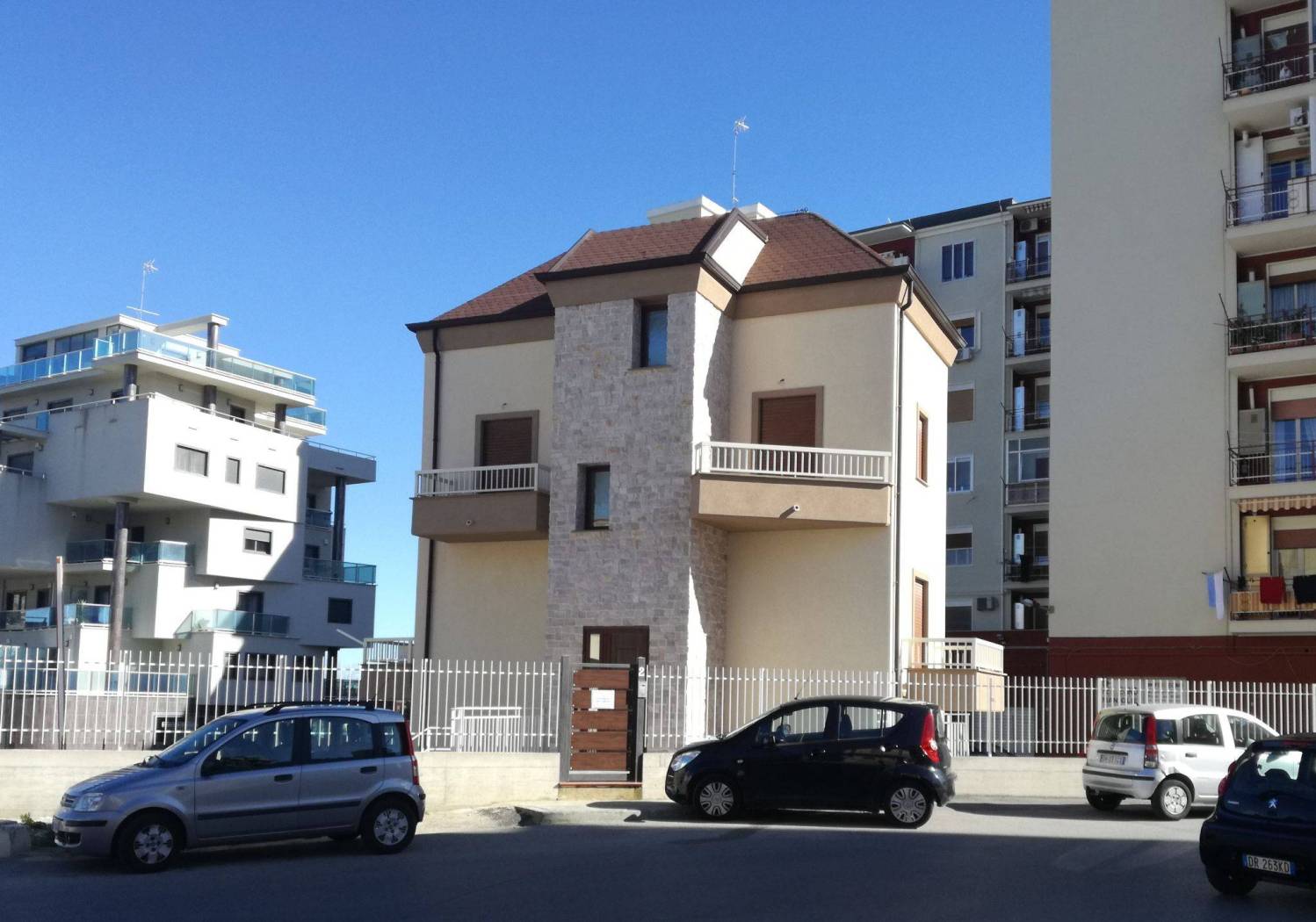 Villa unifamiliare piazzale degli Eroi della Vittoria, Centro, San Cataldo