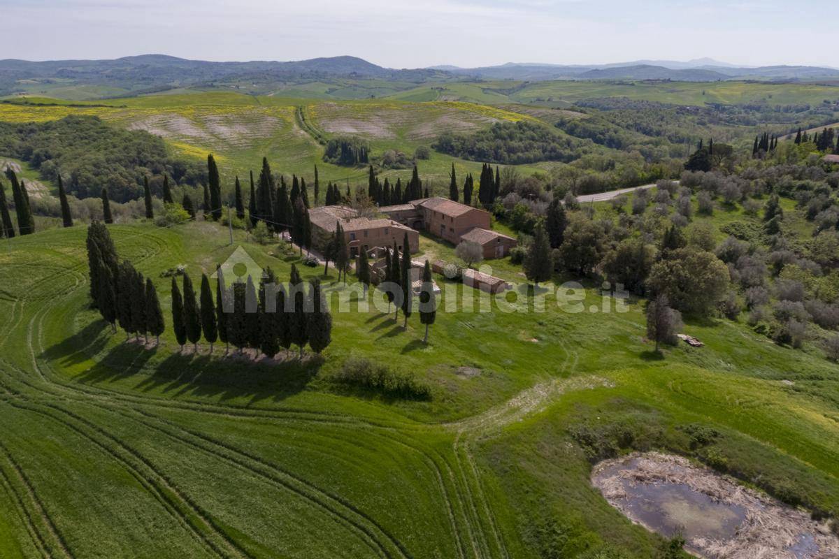 Locale commerciale in Vendita