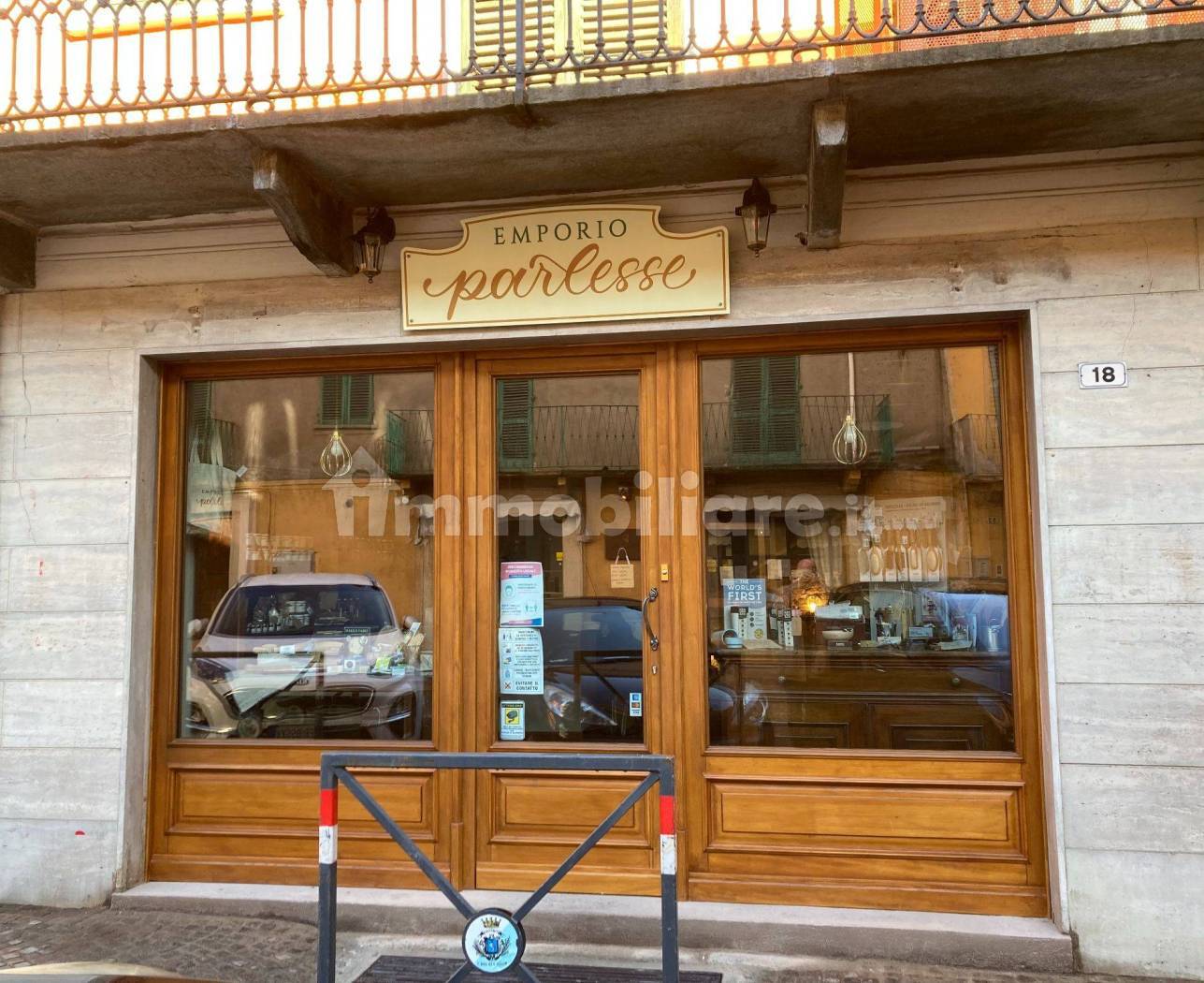 Locale commerciale in Vendita