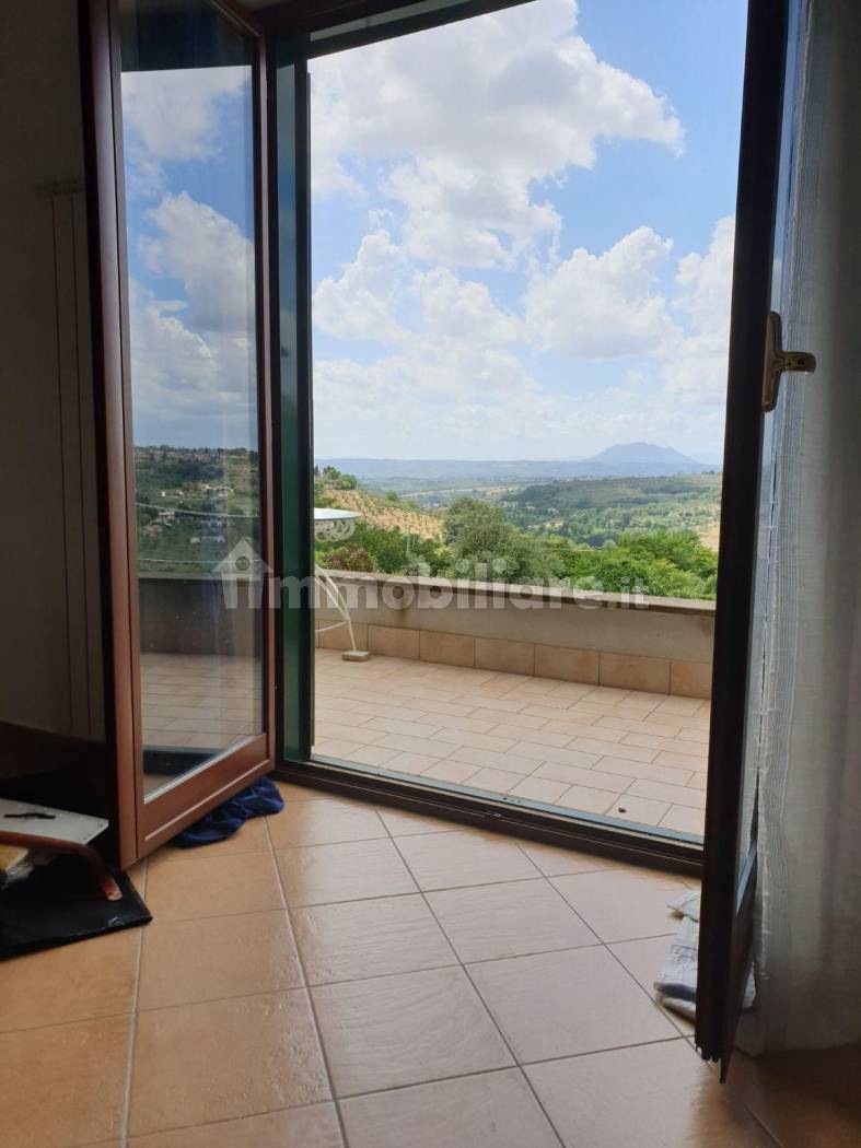 Trilocale via Piane di San Giovanni snc, Fara in Sabina