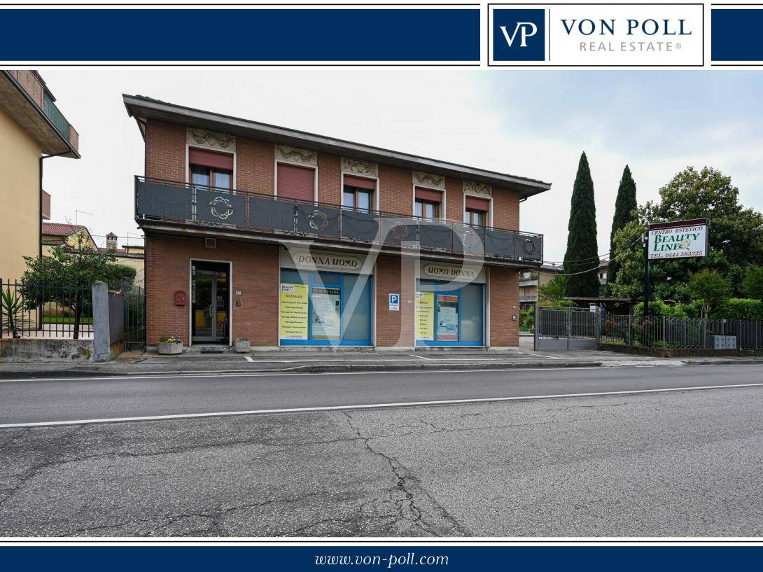 Locale commerciale in Vendita