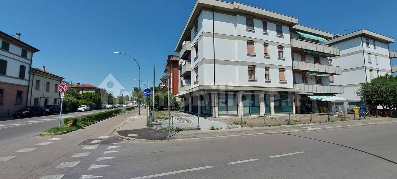 Locale commerciale in Vendita