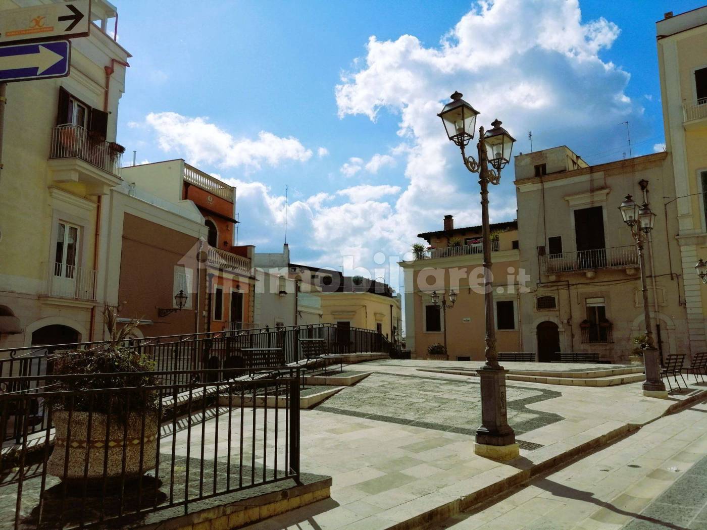 Locale commerciale in Vendita