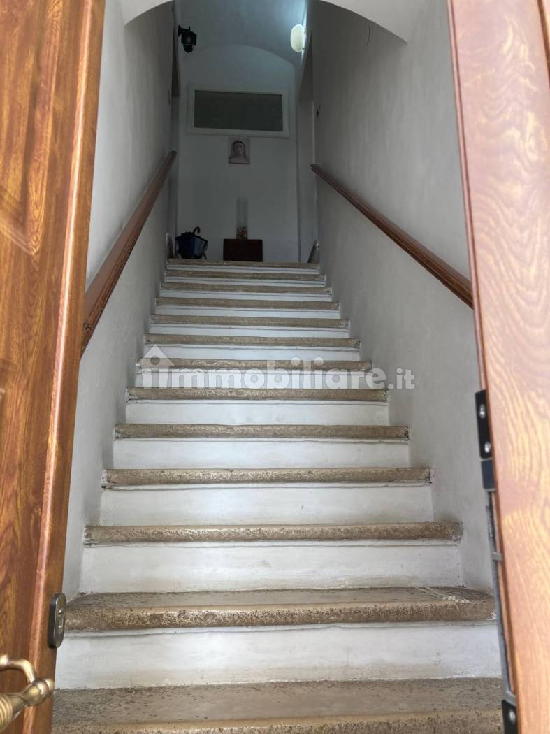 Trilocale via San Martino 47, Centro, Lavello