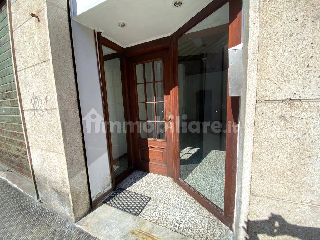 Locale commerciale in Vendita