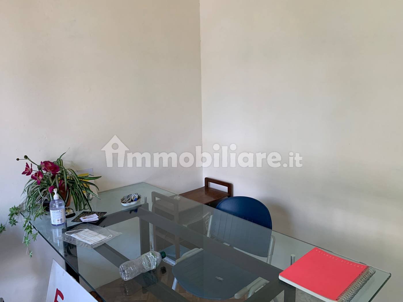 Attività commerciale con laboratorio in Vendita