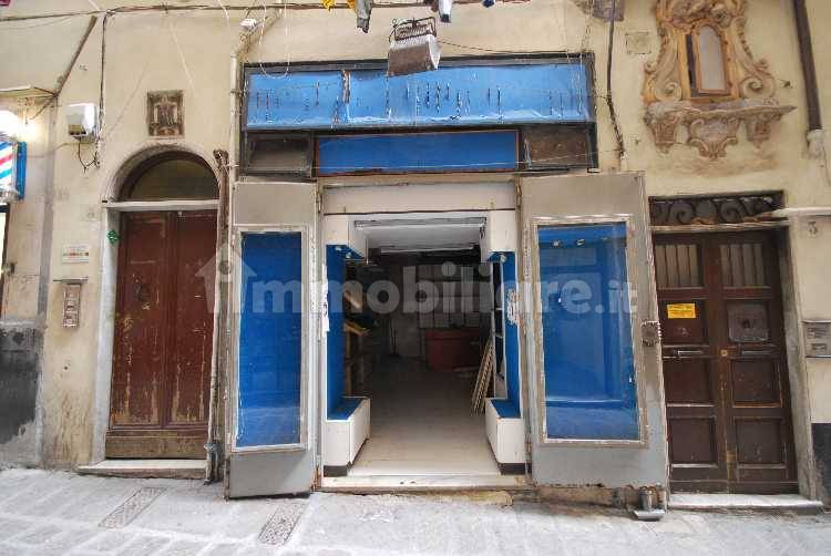 Locale commerciale in Vendita