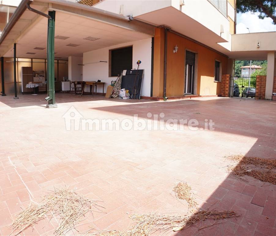 Appartamento via Simon Musico 9, Centro, Massa