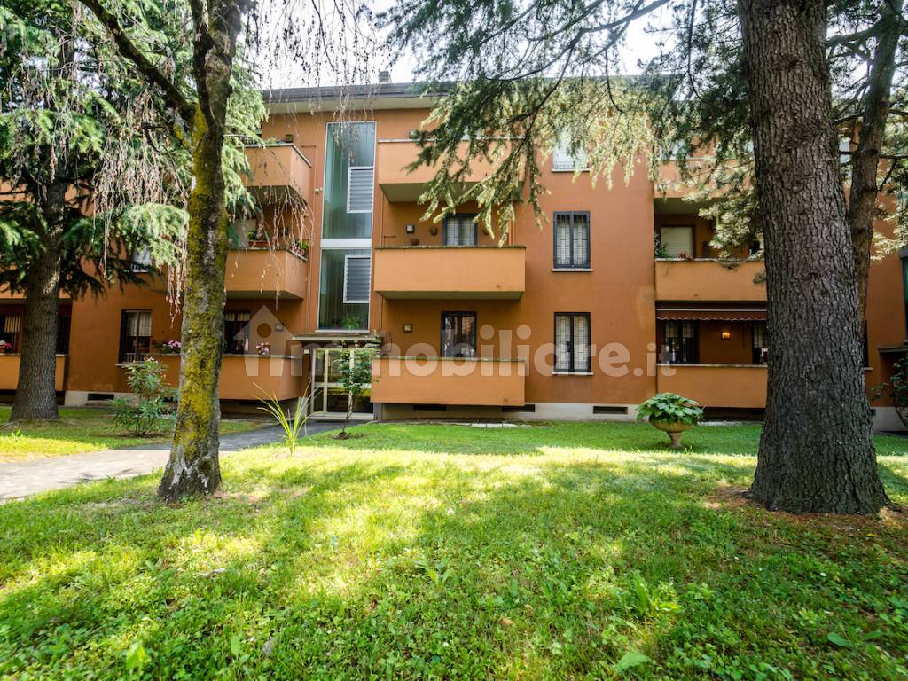 Vendita Appartamento Calderara di Reno. Quadrilocale in via ...