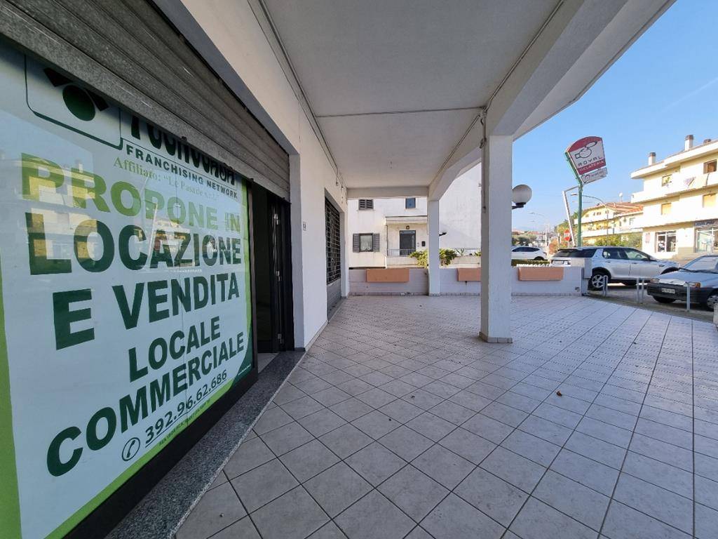 Locale commerciale in Vendita