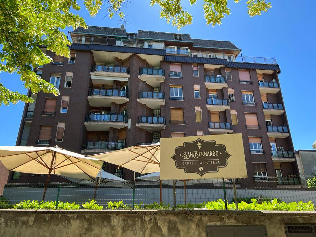 Trilocale via Claudio Cesana 7, Carate Brianza