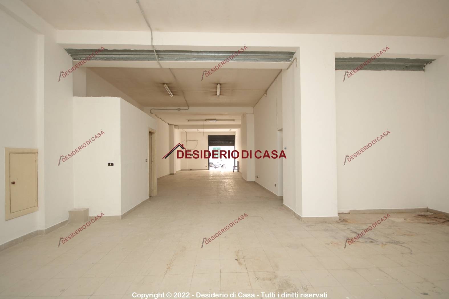 Locale commerciale in Vendita