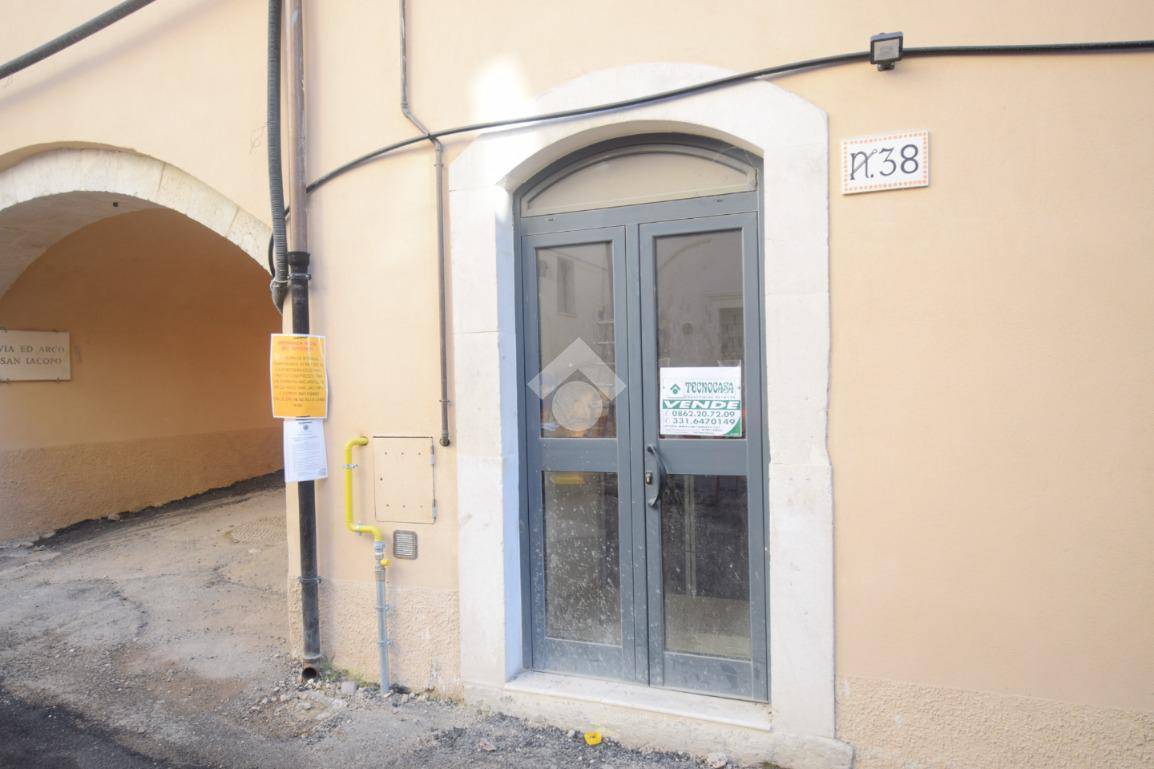 Bilocale via Fortebraccio 38, Villa Comunale, L'Aquila