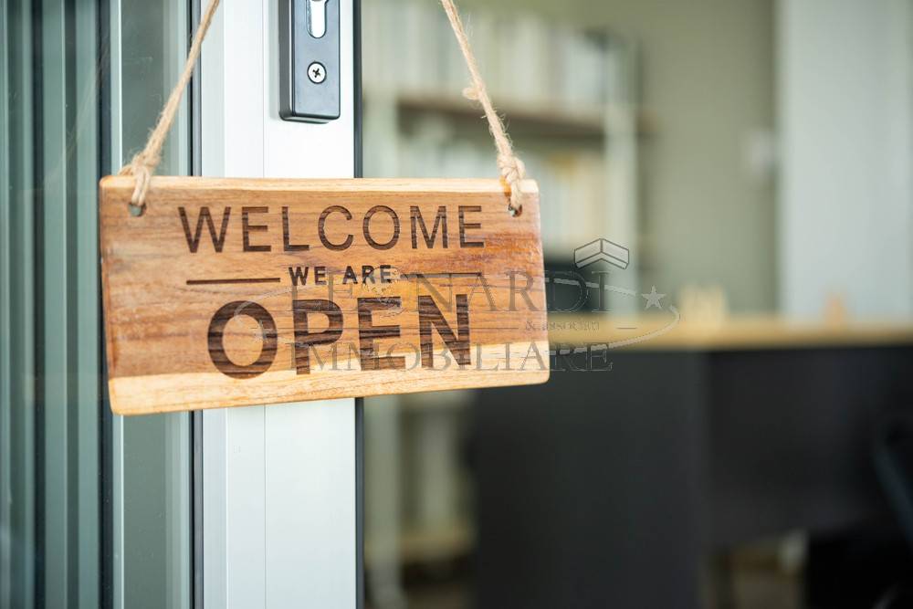 Locale commerciale in Vendita