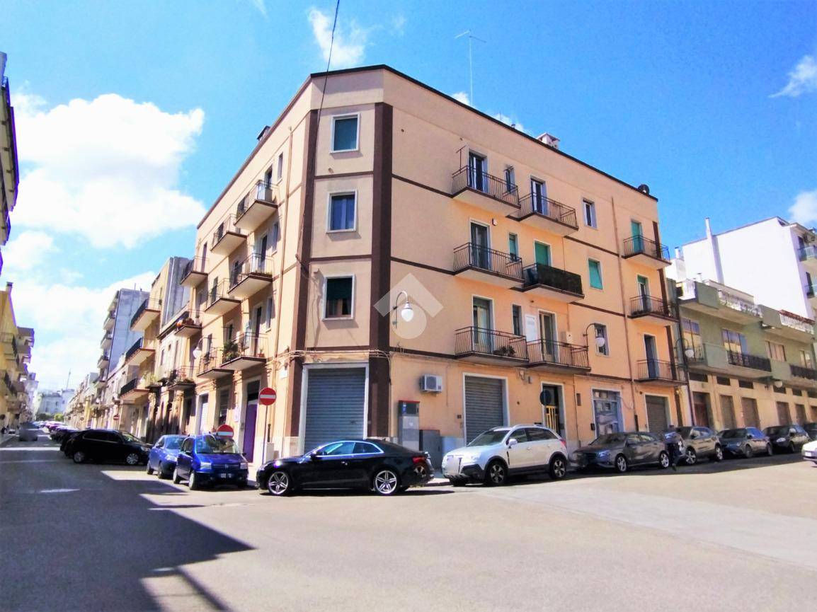 Trilocale via Bengasi 36, Putignano