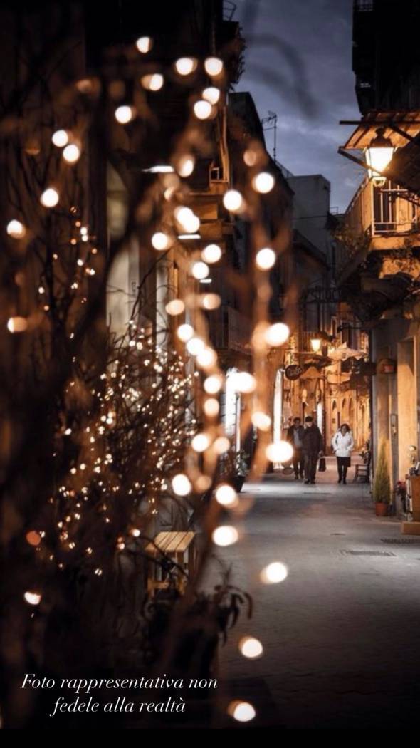 Locale commerciale in Vendita