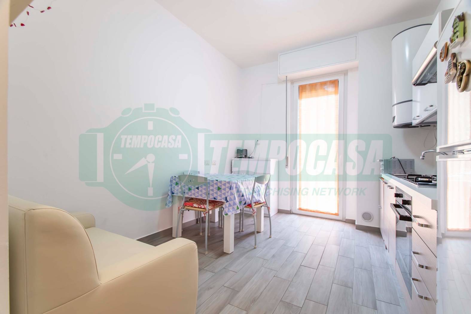 Bilocale via Giuseppe Mazzini, Locate Varesino