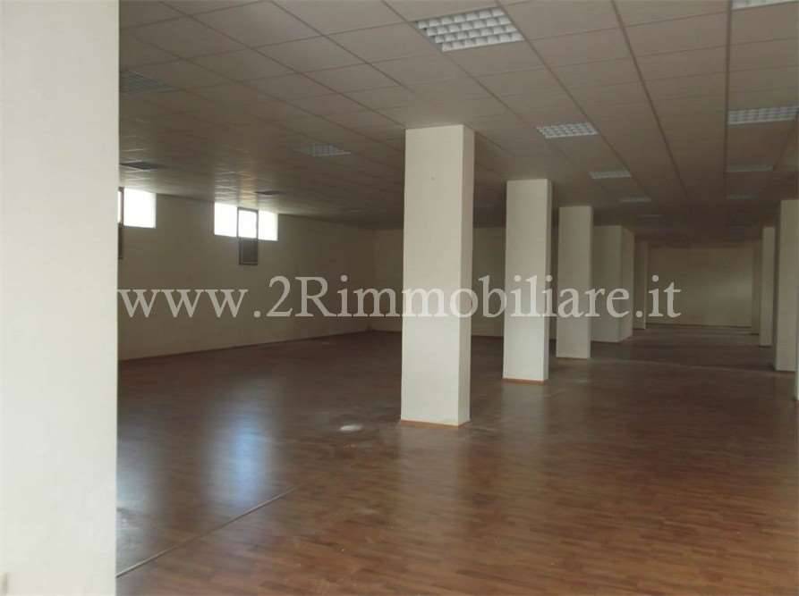 Locale commerciale in Vendita