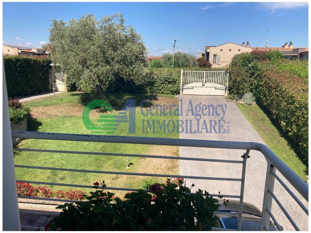 Affitto Villa unifamiliare in via Buster Keaton Roma. Ottimo stato ...