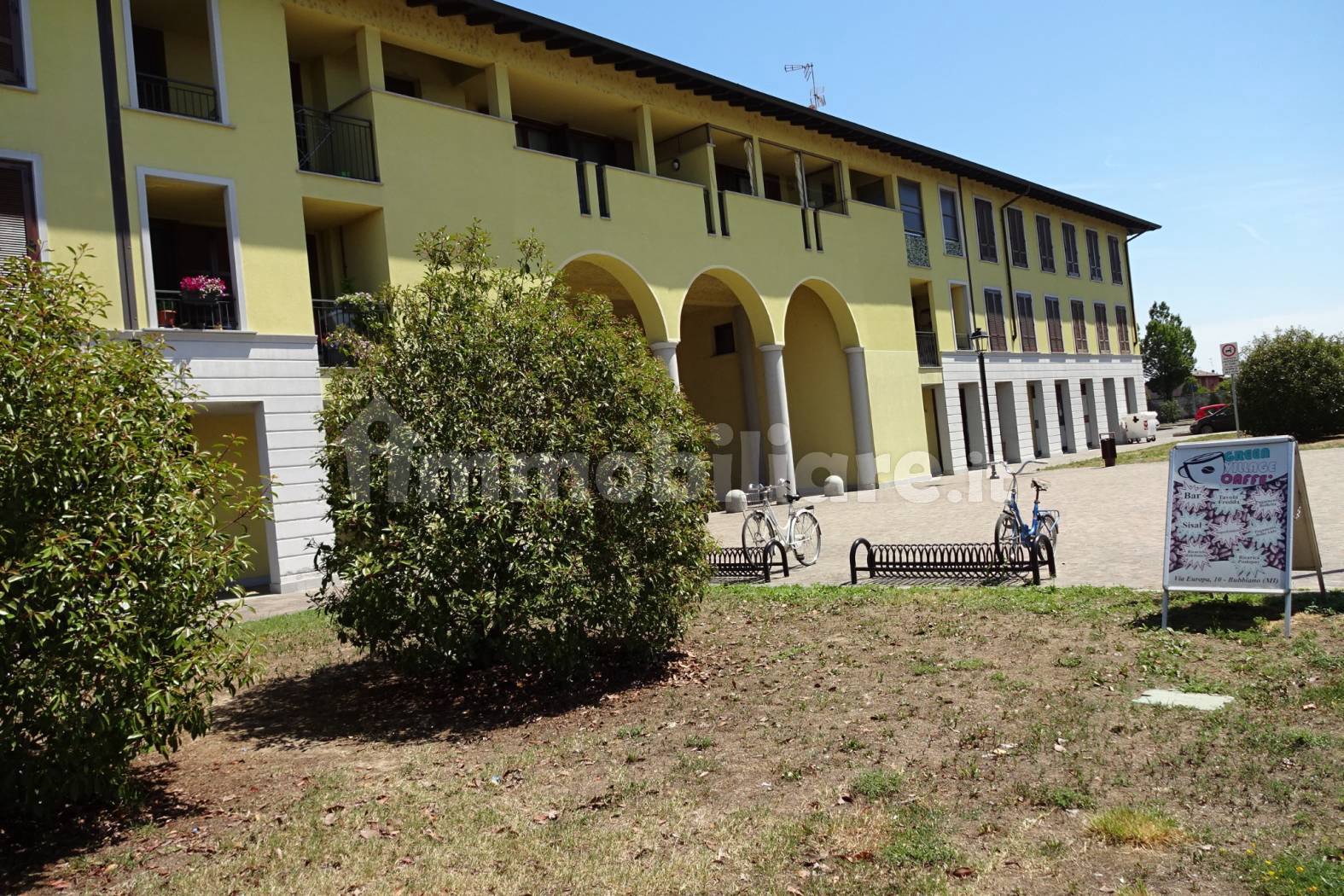 Locale commerciale in Vendita