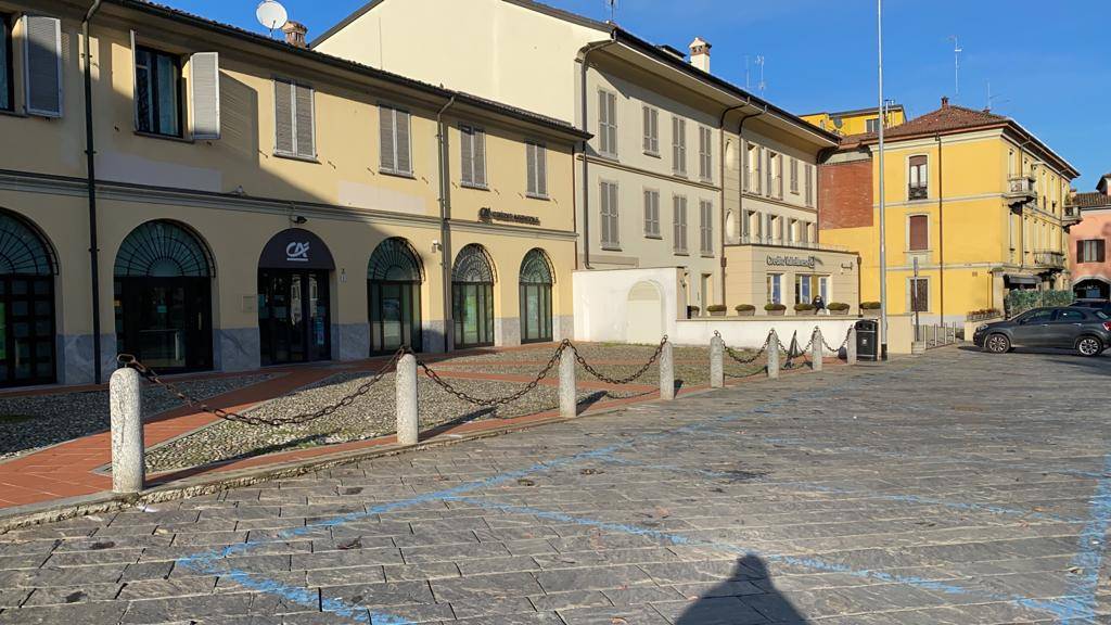 Locale commerciale in Vendita