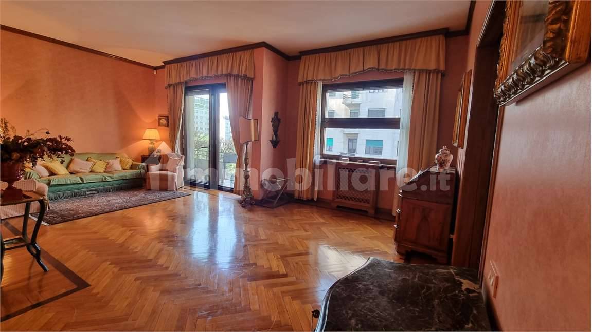 Quadrilocale via Ferdinando di Savoia, 2, Centrale, Milano