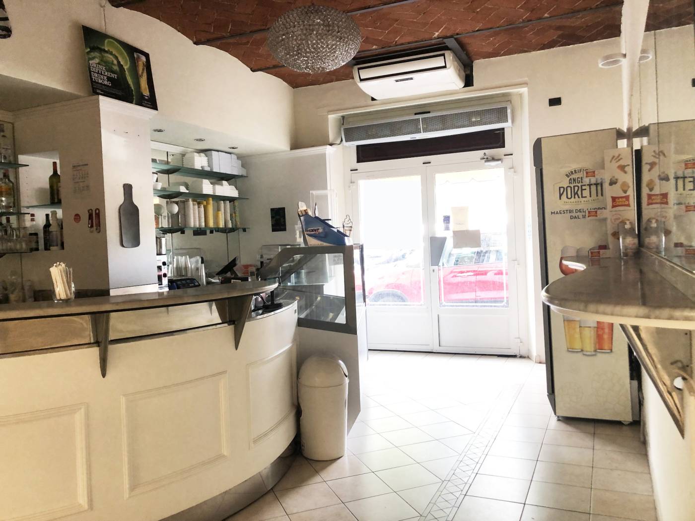 Locale commerciale in Vendita