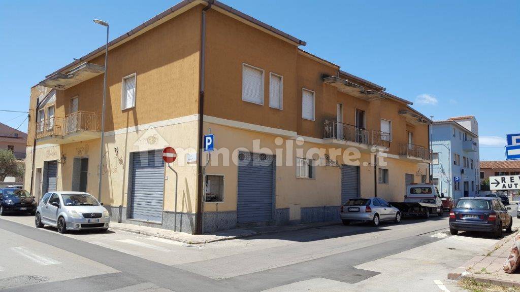 Locale commerciale in Vendita