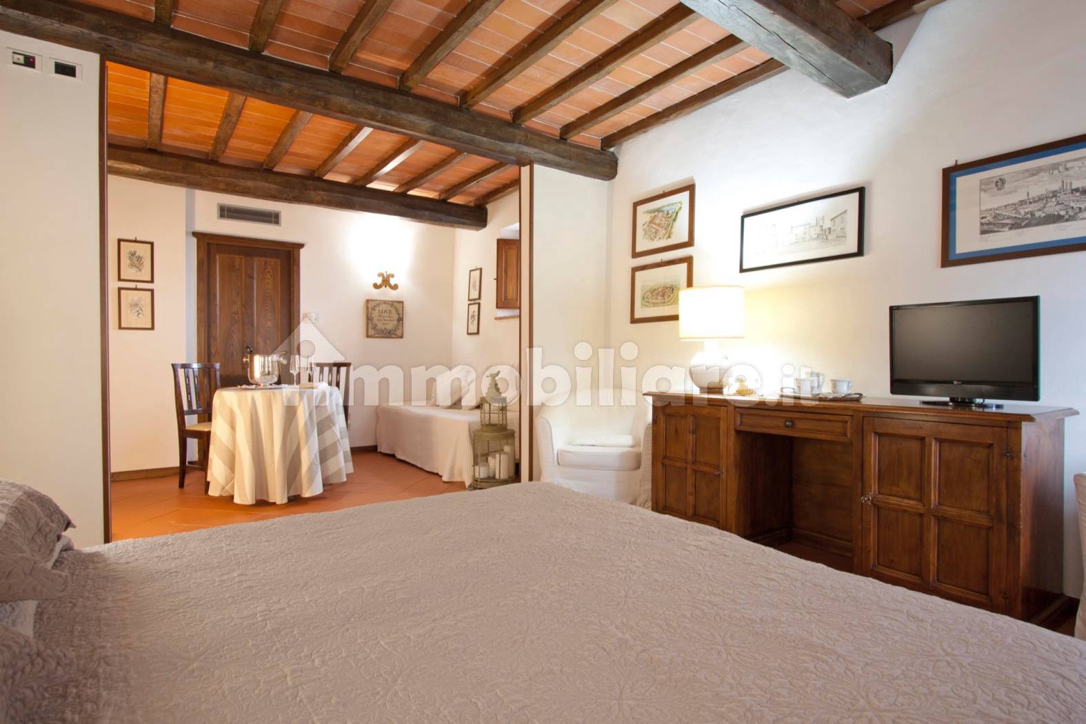 Locale commerciale in Vendita