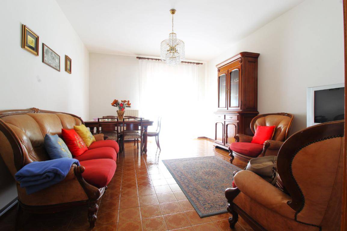 Quadrilocale Appartamento via Arno 25, Piattoni Villa Sant'Antonio, Castel di Lama
