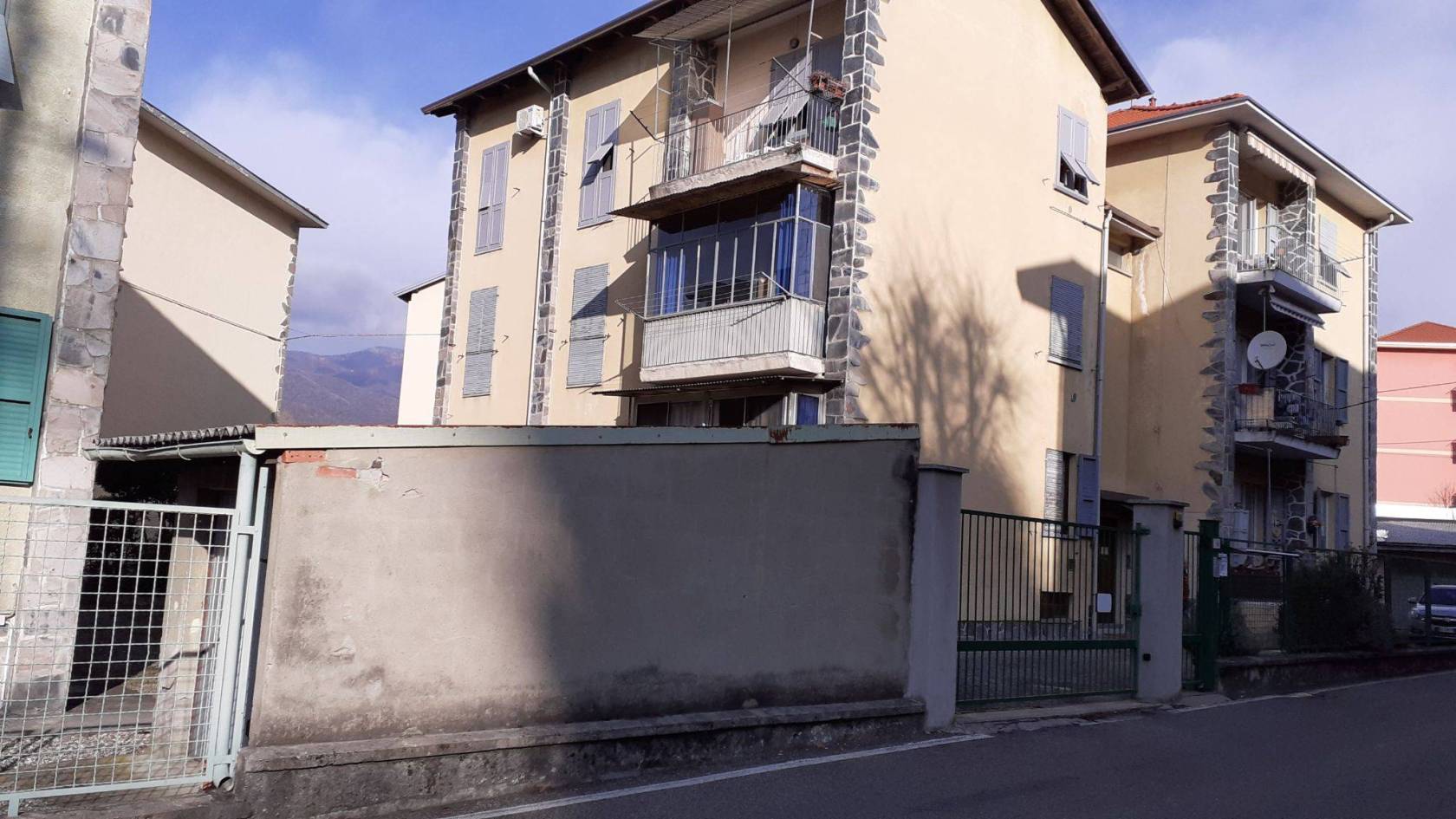 Quadrilocale via Martiri di Belfiore 5, Centro, Borgosesia