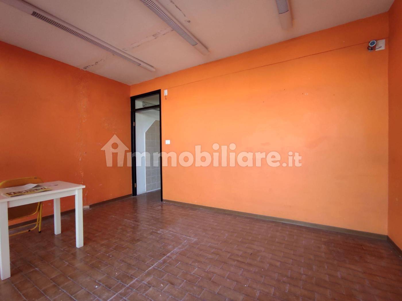 Locale commerciale in Vendita