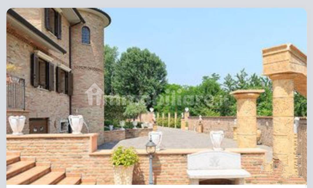 Villa unifamiliare, nuova, 1090 m², Pavia