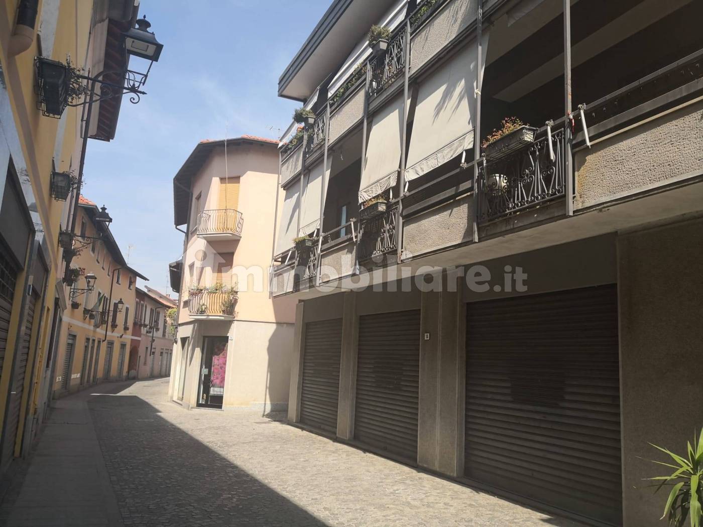 Locale commerciale in Vendita